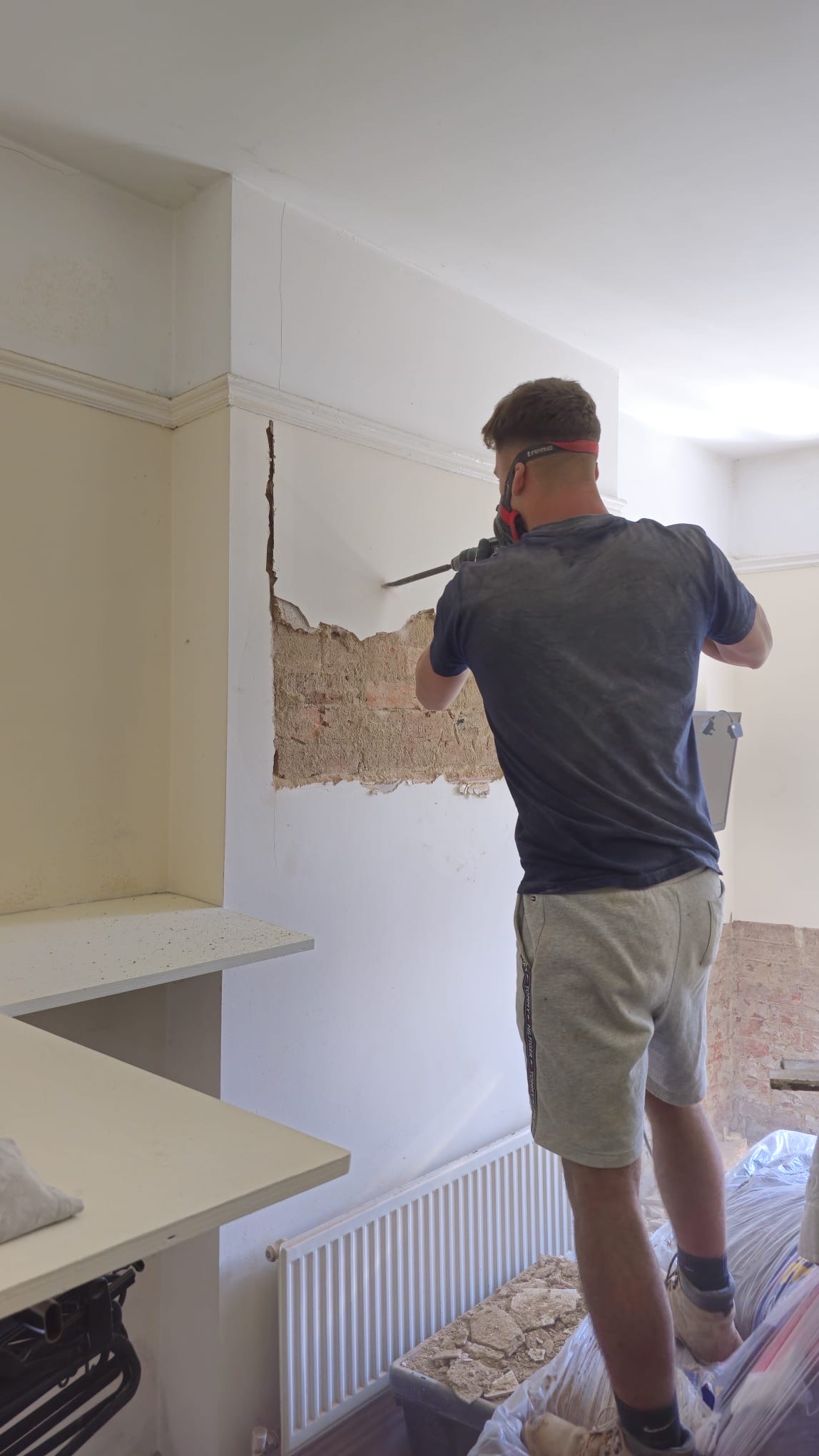 Dry Rot vs Wet Rot: How to Identify and Treat Them